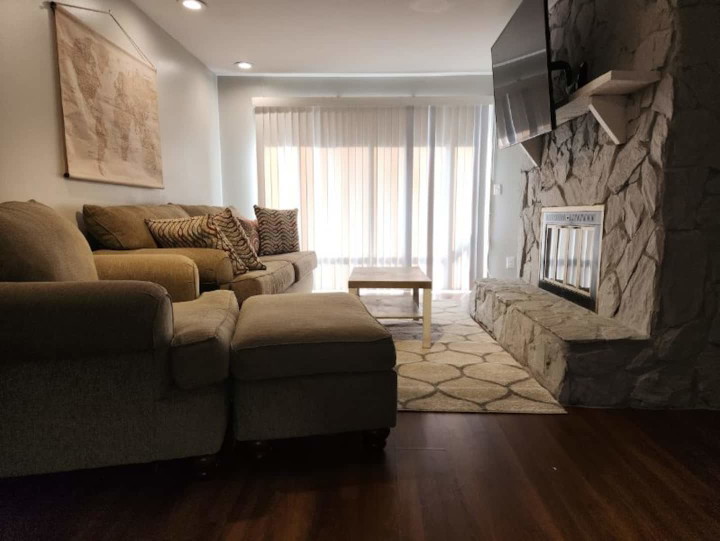 Lovely 2 Bedroom Condo With Pool - Jacksonville, FL