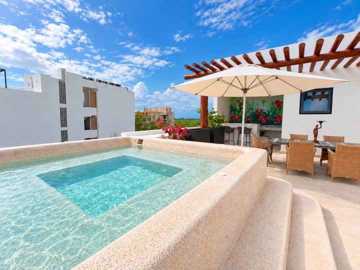 Spectacular 2-level Penthouse With Private Rooftop - Puerto Morelos