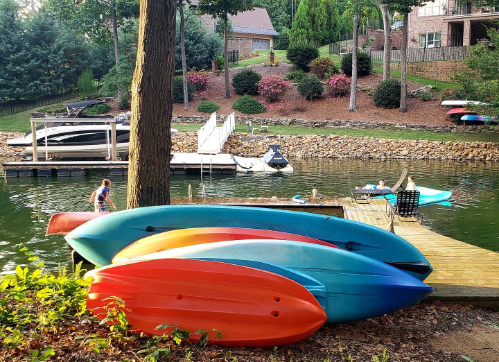 New! Waterfront Lake Norman -Hot Tub, Dock, Kayaks, Paddleboards - Mooresville, NC