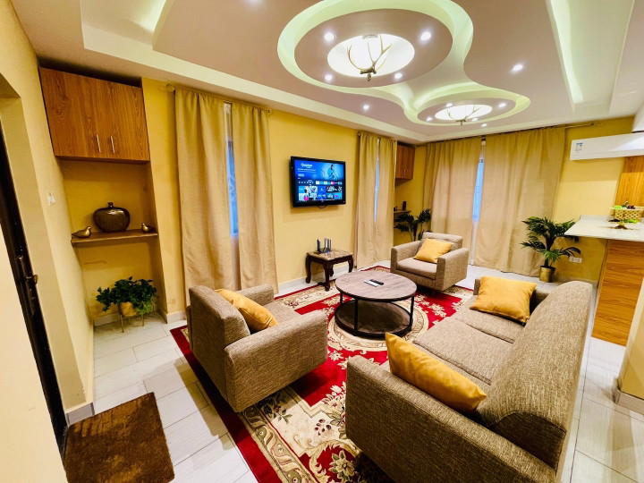#New# Gated House With Security At Spur Road - Sierra Leone