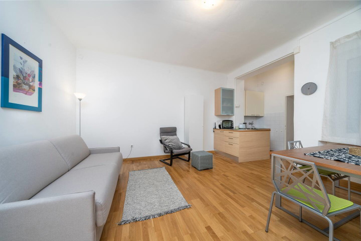 Guesthost - Nest In The City - Udine