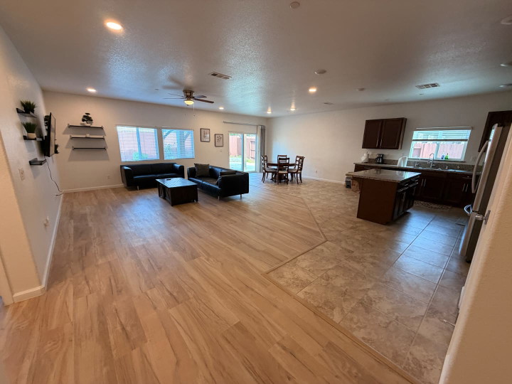 Spacious 5-bedroom House In Adorable Manteca - Manteca, CA