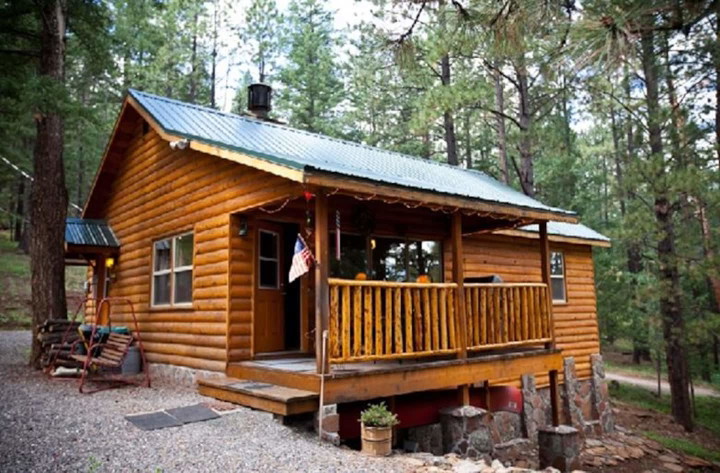 Montgomery's Cozy Forest Retreat - Greer, AZ