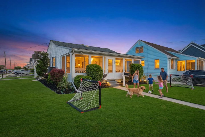 Family-friendly Beach Home - Steps To Beach & Bay - Porch, Yard, Garage - New Jersey