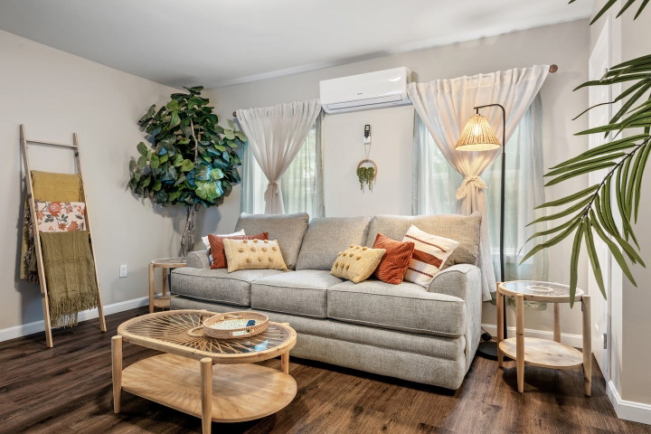The Thomas Hill Conservatory | Downtown  Sleeps 6 - Bangor, ME