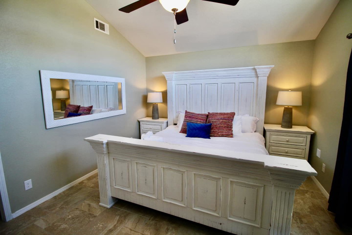 Fun New Family Extravaganza Sleeps 10 & King Beds - Carlsbad, NM