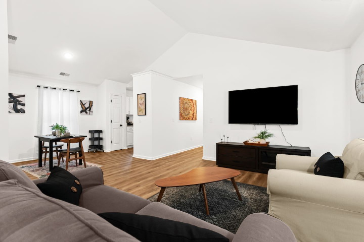 Your Perfect Staycation Spot - Auburn Hills, MI