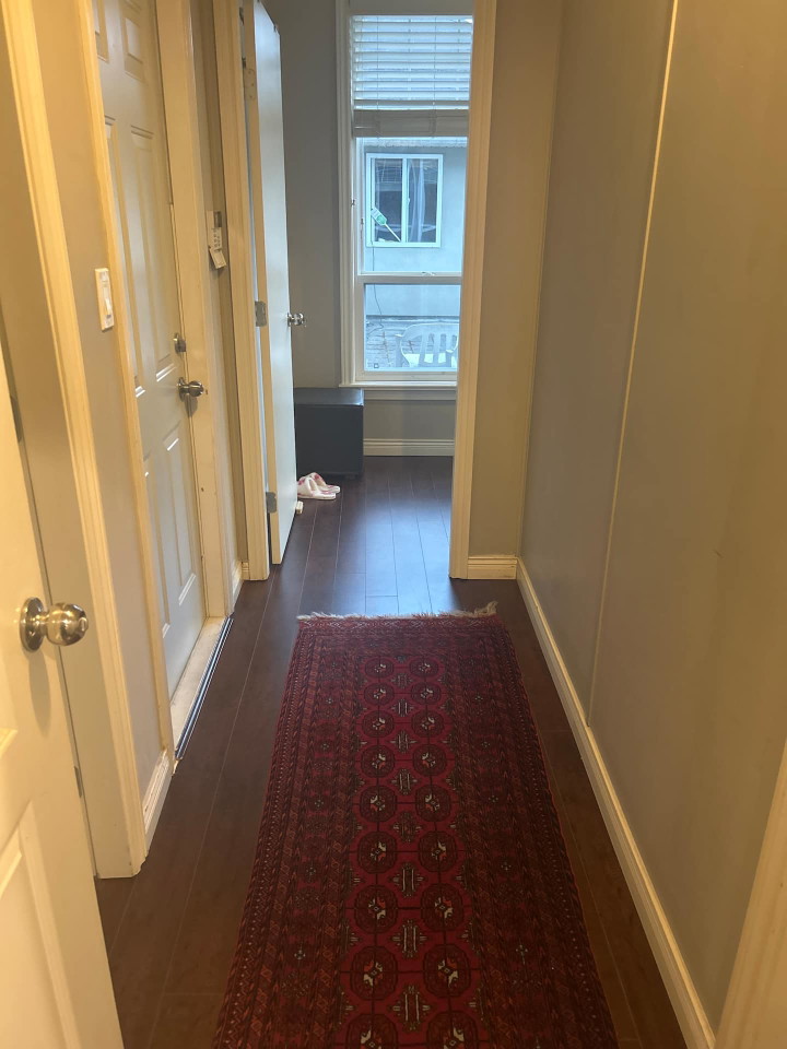 Complete Suite With Its Own Entry Room No Kitchen - Richmond