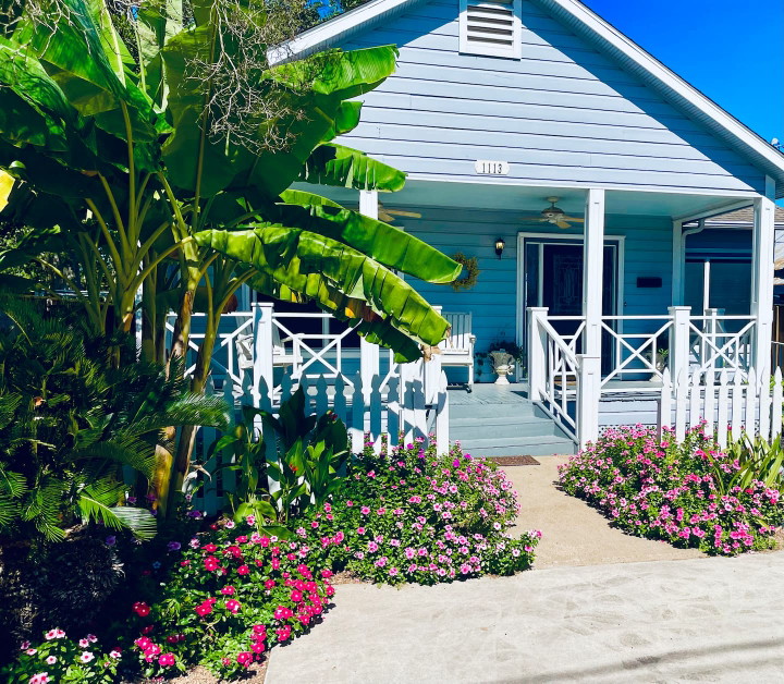 The Old Parsonage Guest House - Seabrook, TX