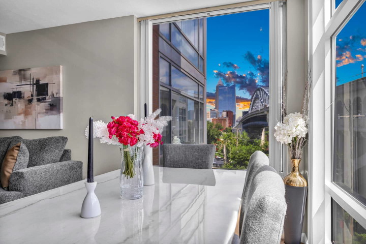 City View + Balcony + Flats + Parking + Gym - Berea, OH