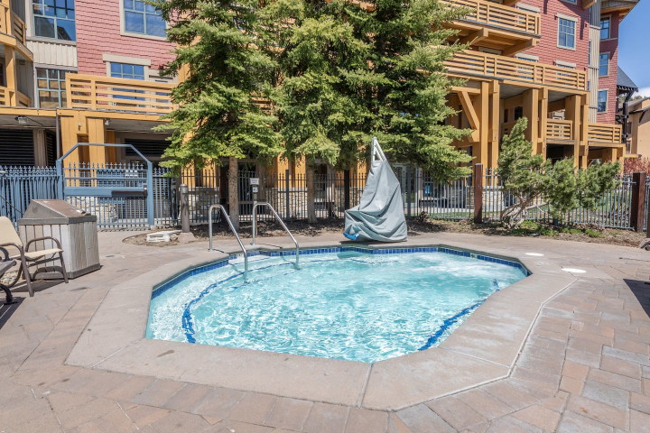 Ski In/ski Out Condo In Village - Mammoth Lakes, CA