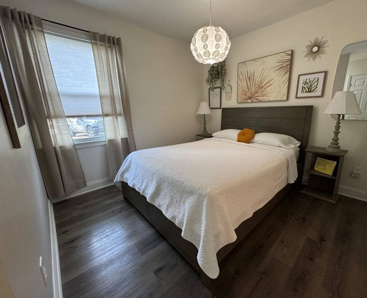Independent One Bedroom Guest House - Stone Mountain, GA
