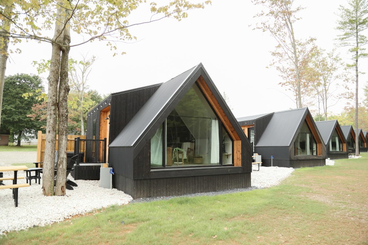 Modern Tiny Home /With Hot Tub - Pennsylvania