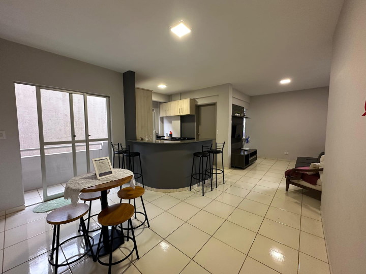 Apto Com 2 Quartos No Centro Com Garagem -