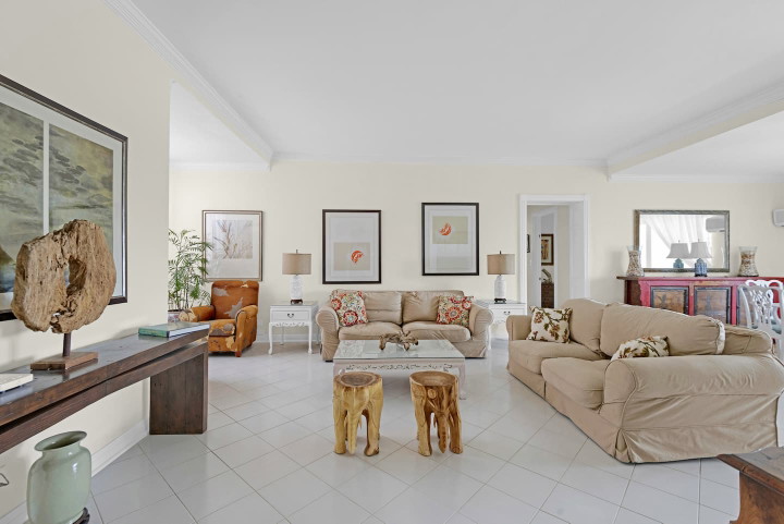Wave Song - Stunning Apartment On Beach With Pool - Nassau