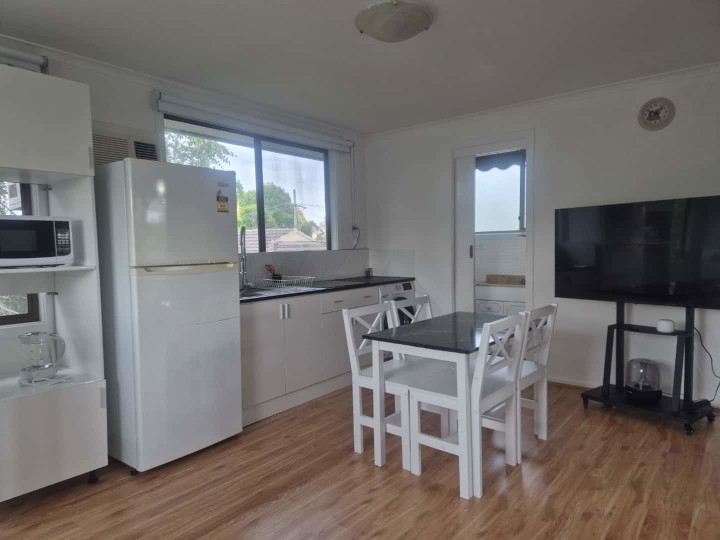 Comfortable And Cozy 2nd Floor Independent Space - Bayswater