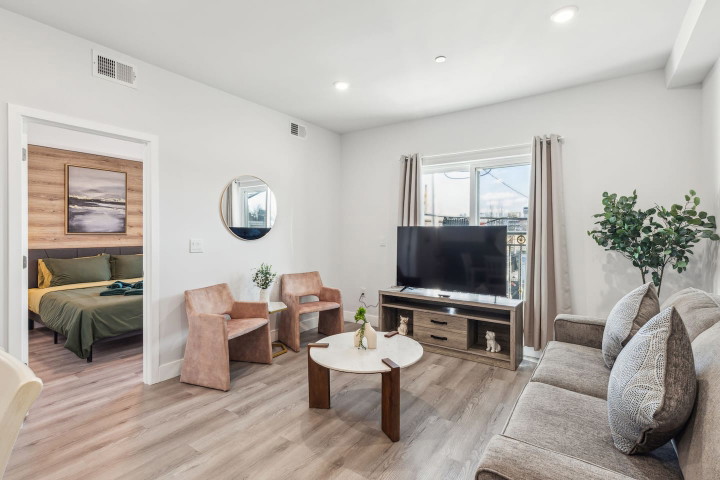 3br/2ba Spacious Apt Chinatown Free Parking - 2 - Philadelphia, PA
