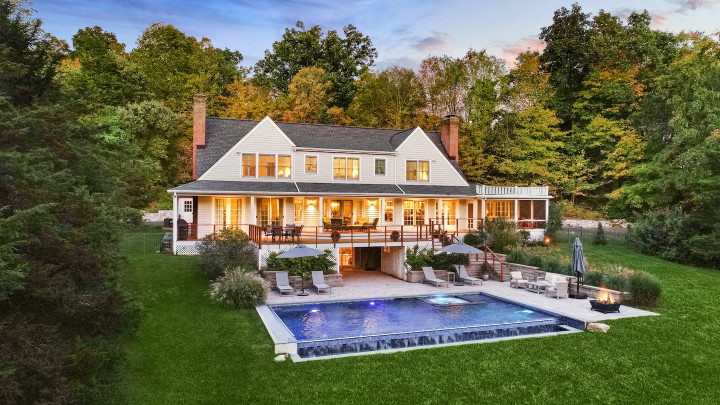 Large Family Home W/ Pool, Hot Tub, Sauna & Gym - Fairfield, CT