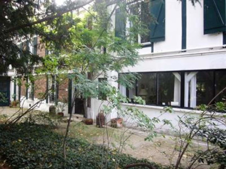 A House In A Garden In Paris - Charenton-le-Pont