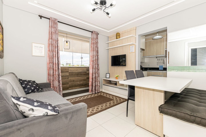 Charming Apartment With Air Conditioning, Garage And Elevator - Curitiba