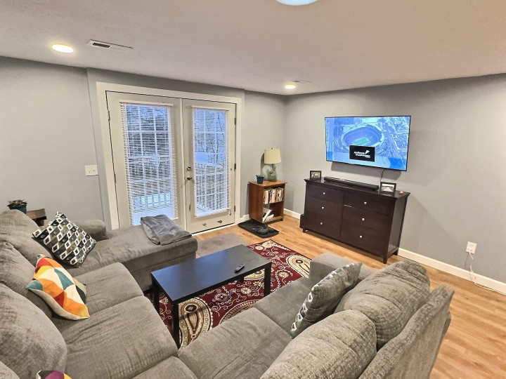 Studio Apartment In West Park - Cleveland, OH