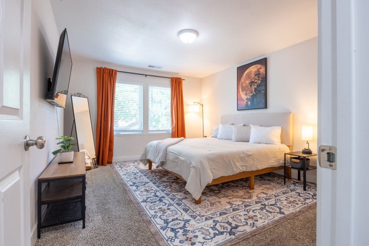 Furnished 3bd Perfect For Extended Stays - Sacramento, CA