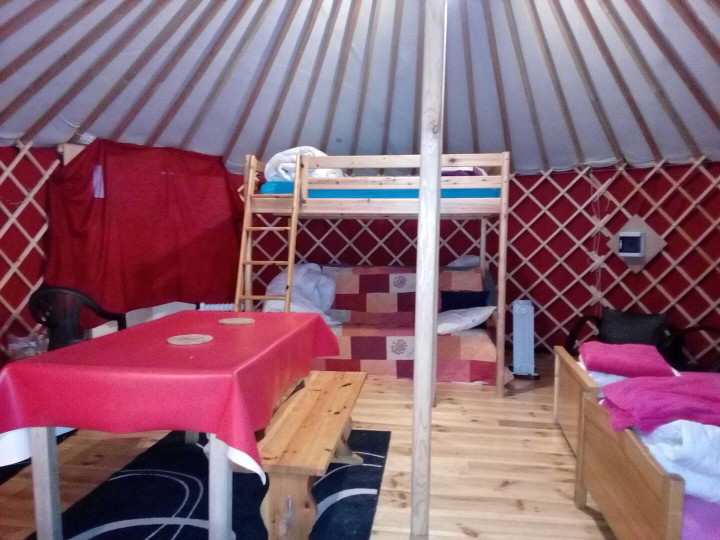 Belle Yourte Spacieuse 5 Couchages Jura Montagnes - Monts Jura