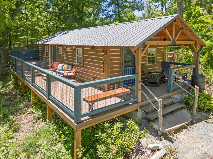 Chickadee: A Funky Mountain Stay @ Talking Water -