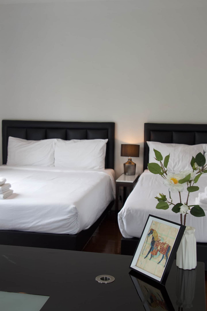 Entire Townhome 3br3b In Sukhumvit 16, Shared Pool - Bangkok