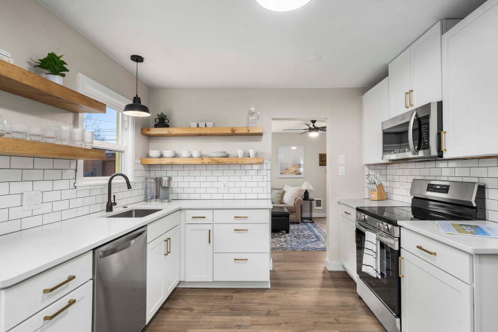 Newly Renovated | Cozy 2 Bedroom House In Tacoma - Tacoma, WA