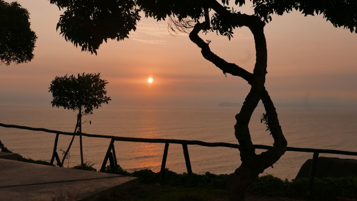 House In Miraflores. The Sea And The City - Lima