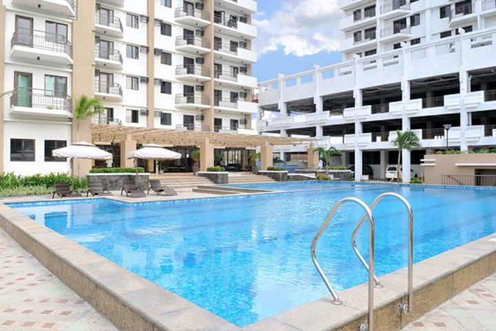 Cypress Towers 3 Bed Near Bgc Wi-fi ~ Promo! - Pasig