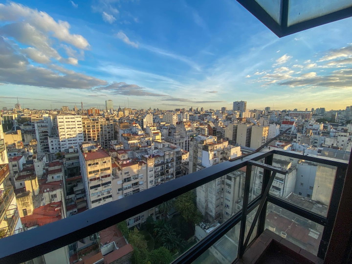 Vista Ciudad En Piso Alto Cochera Y Seguridad 24 - Argentina