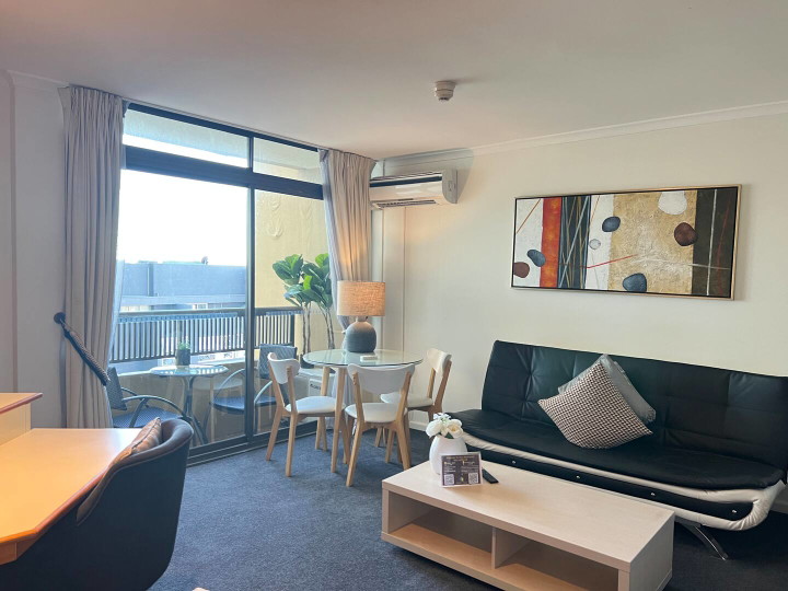 High Floor City Studio With Balcony - North Sydney