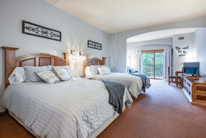 Room W/balcony And Seasonal Pools! Pet Friendly! - Wisconsin Dells, WI