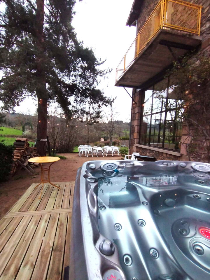 Gîte Aux Volets Jaunes 15 Personnes Jacuzzi Lyon - Rhône-Alpes