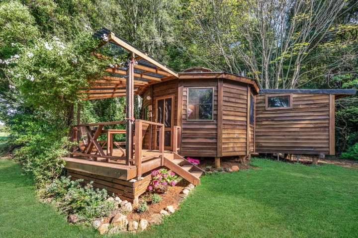 The Yurt @ Lothlorien - South Coast