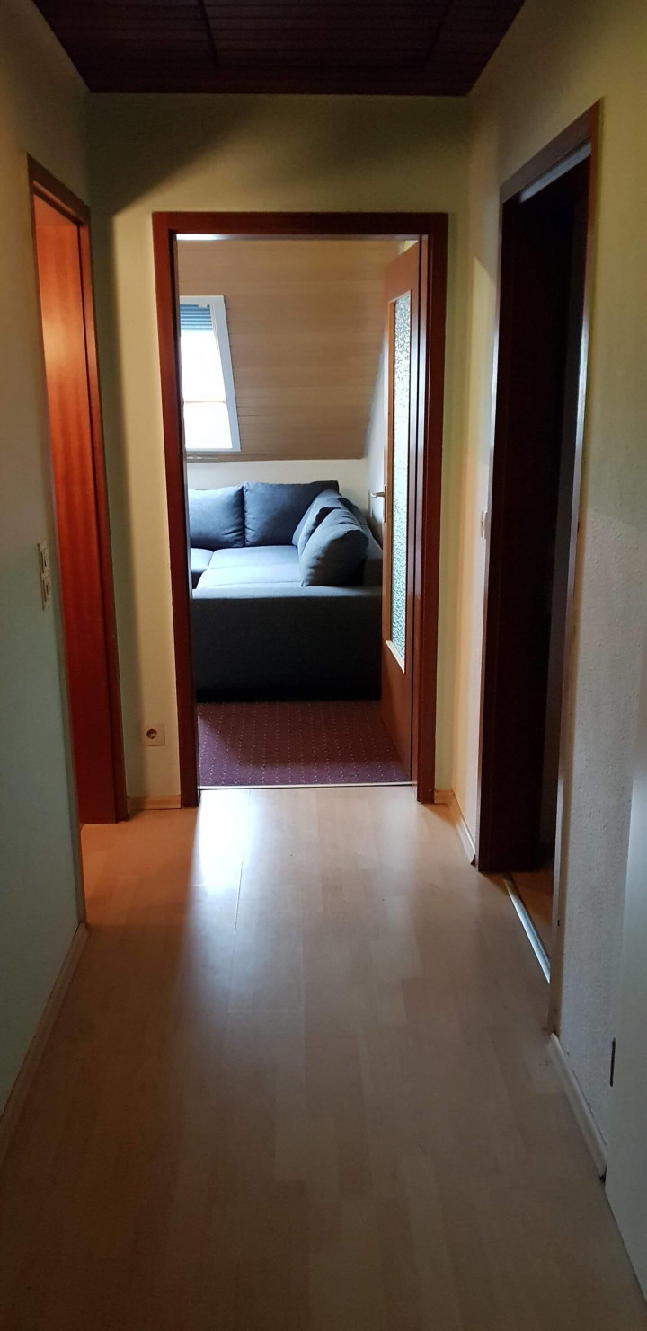 40 Qm A/c Klima 2 Zimmer Dachgeschoss Wohnung - Ludwigshafen