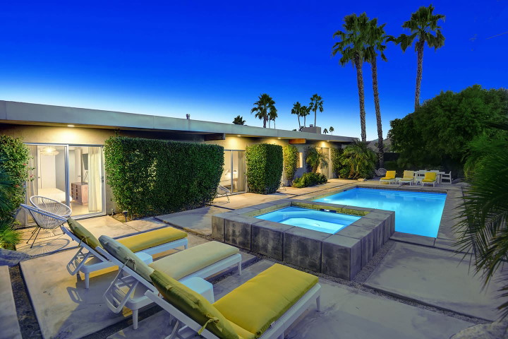 Sol House By Arrivls -Midcentury Stunner, Pool/spa - パーム・スプリングス, CA
