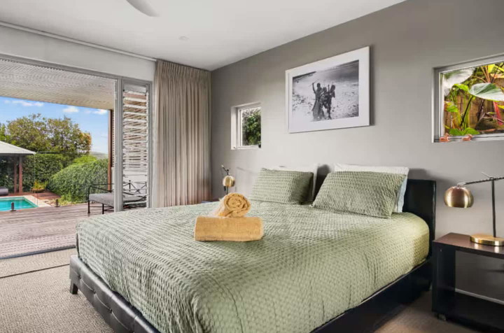 Poolside Escape - King Room - Close To Beach. - Central Coast
