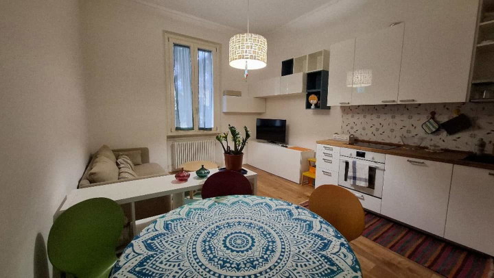 Rent, Two-room Apartment In A Villa With Garden - Milán