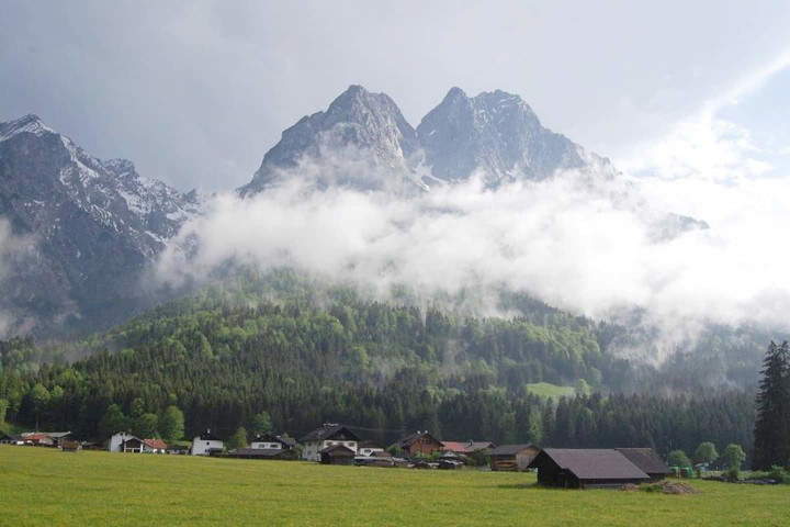 Traumhaft Gelegene Schöne Wohnung Im Zugspitzdorf - Garmisch-Partenkirchen