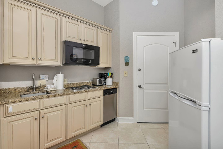 Salt Air Villas #214 | Close To Beach | Pool & Gated Community - Florida
