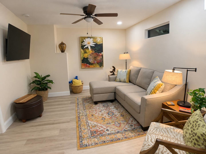 Stylish Sabal Palm Apt-special Spring/summer Rate! 1br,1ba. Walk To Downtown! - Fort Myers, FL