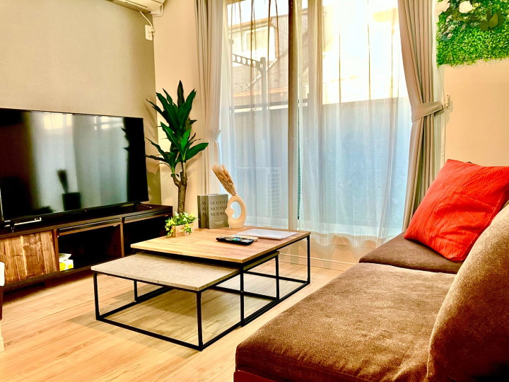 Quiet Residential Street / 3 Bedrooms, 2 Living Rooms, Kitchen / Sleeps 9 / Entire Villa / Easy Access To Shinjuku And Shibuya - Shibuya