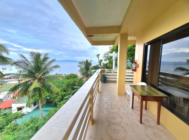 1-br Apartment: Stunning Views + Private Kitchen - Puerto Galera