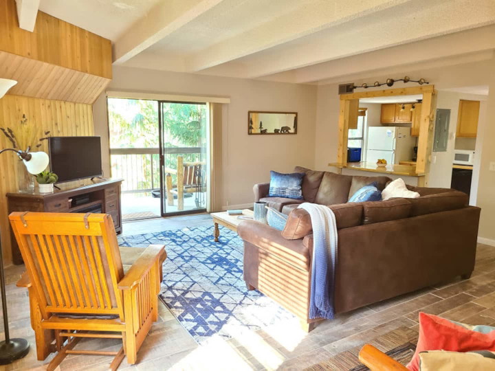 Light & Bright Frisco Condo - Walk To Everything! - Frisco, CO