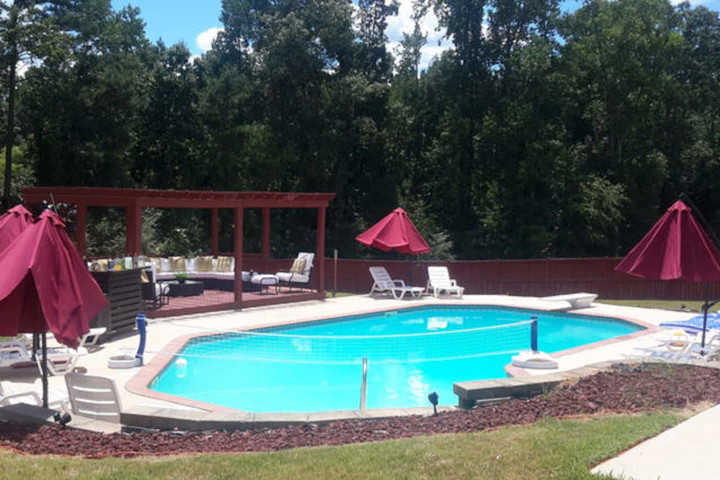 Check Out Our Weekday Specials!!! If Looking To Book  Send A Request - Georgia