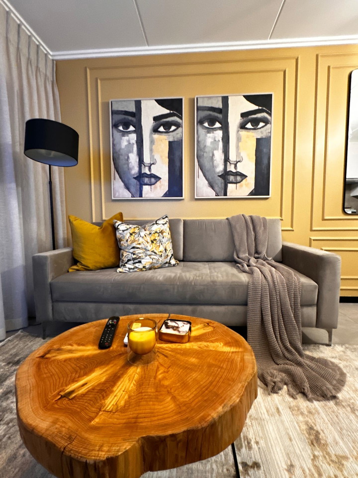Chic Executive Apartment With Private Garden & Gym - Sandton