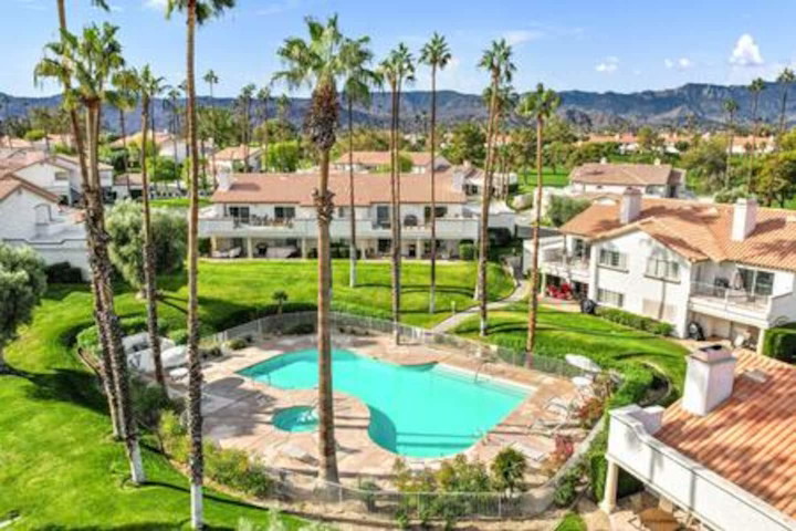 Resort-style Condo Steps To Pool - Palm Desert, CA